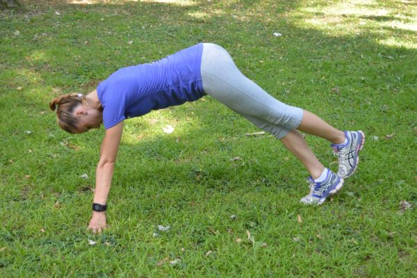 Istezanje u trkača: Pogledajte 10 vježbi za dinamičko istezanje i ...